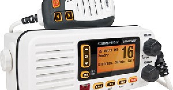 Uniden UM455 VHF Marine Radio | Waterproof & Rugged Boat Communication
